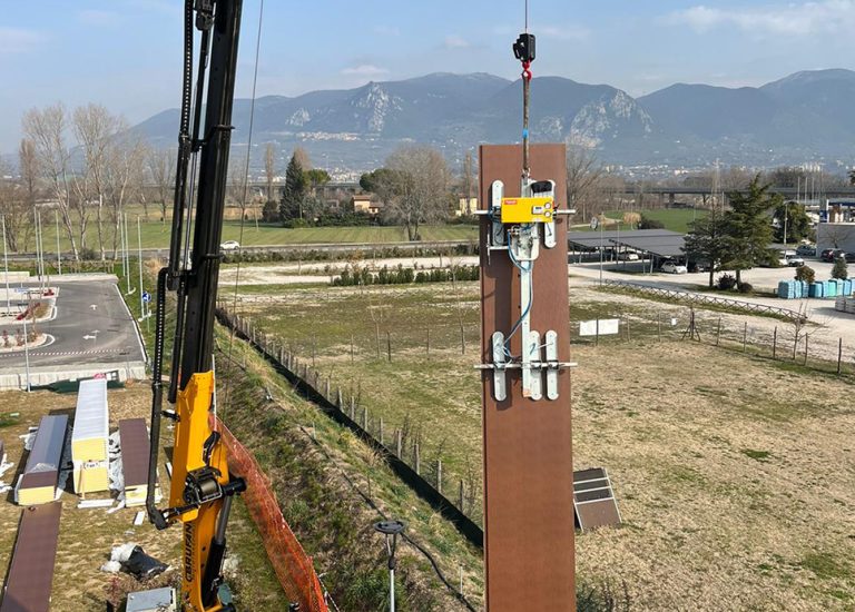 Sandwich /Cladding panel lifters | Vacuum Lifting for Dubai, UAE